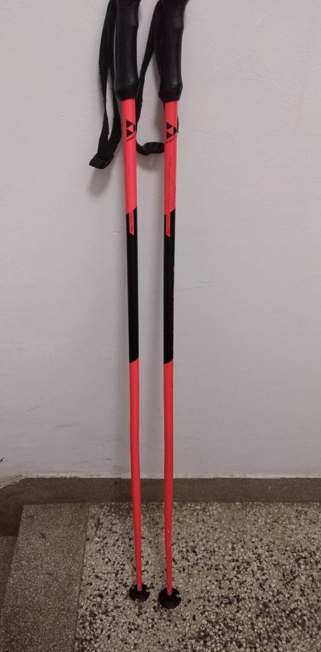 Ski stapovi Fischer, (duzina 130 cm)malo izgrebani,razlicite krplje