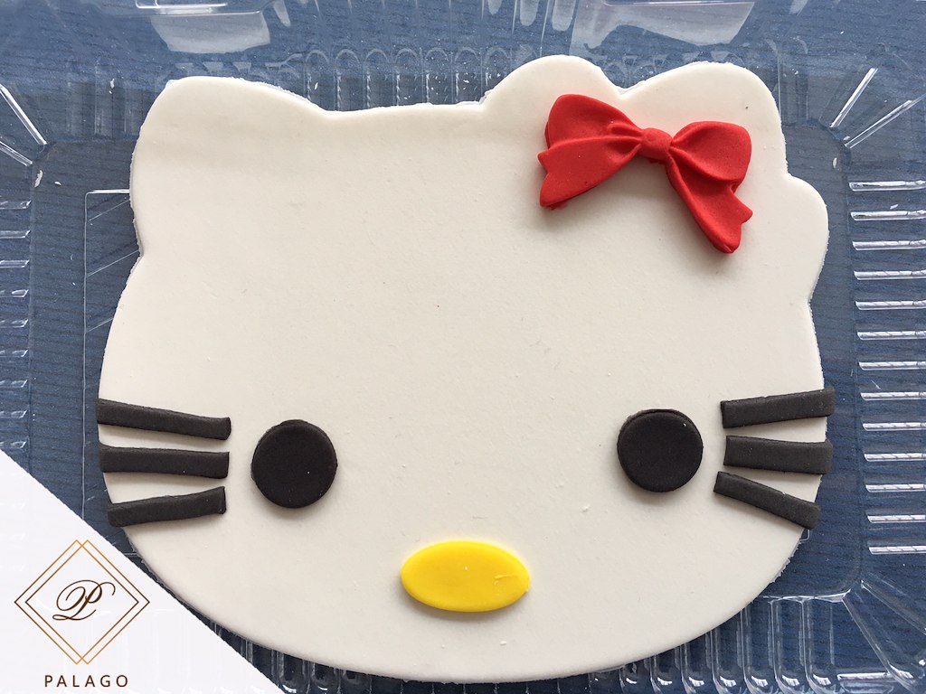 SREDNJA FIGURA – HELLO KITTY