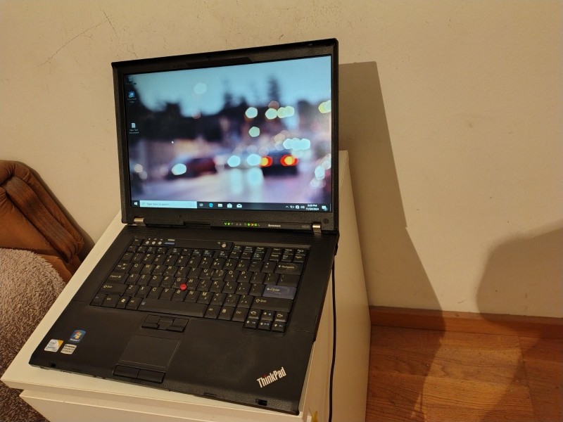 lenovo W500 15 inca intel T9400 2,5ghz 6GB DDR3 320HD