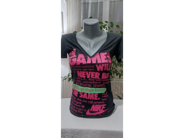 Majica----NIKE ---XS-