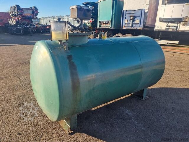 Rezervoar za gorivo
THYSSEN UNFORMTECHNIK STEEL DOUBLE SIDE TANK 6616-D