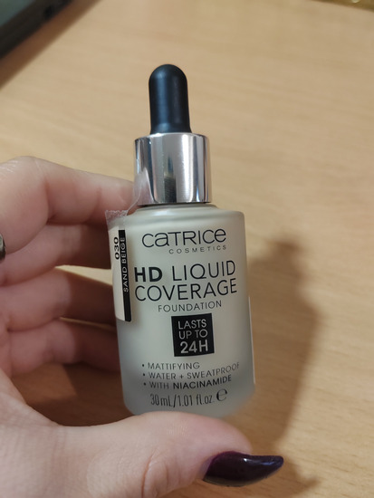 CATRICE tečni puder 030 sand beige