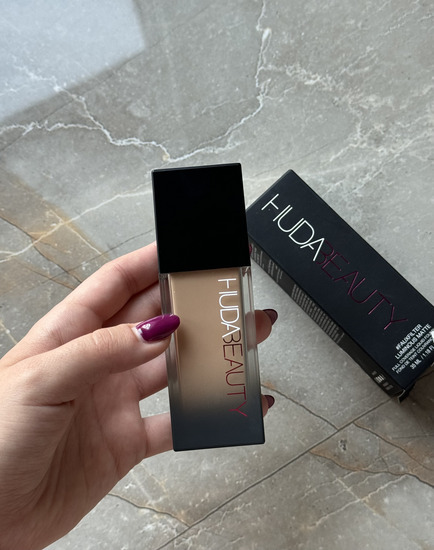 HUDA BEAUTY PUDER, NOVO