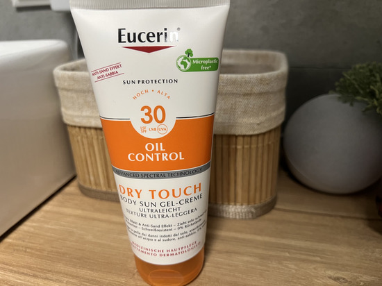 *SNIZENO* Eucerin Sun Dry Touch Gel SPF30 200ml