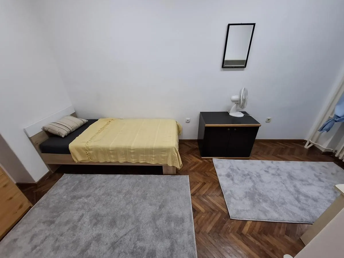 Izdavanje, garsonjera, 24m2, Centar, Novi Sad