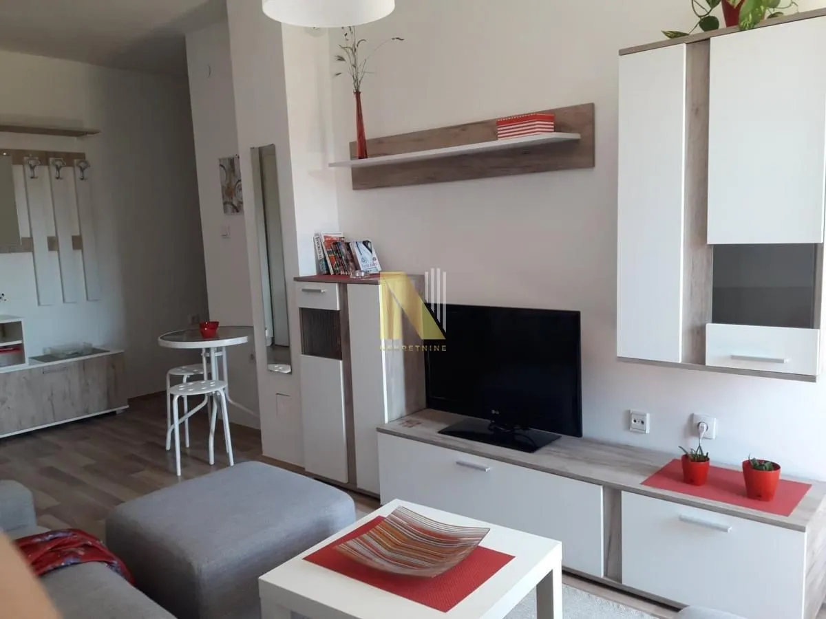 Izdavanje, jednosoban stan, 34m2, Bulevar patrijarha Pavla, Novi Sad, Novi Sad