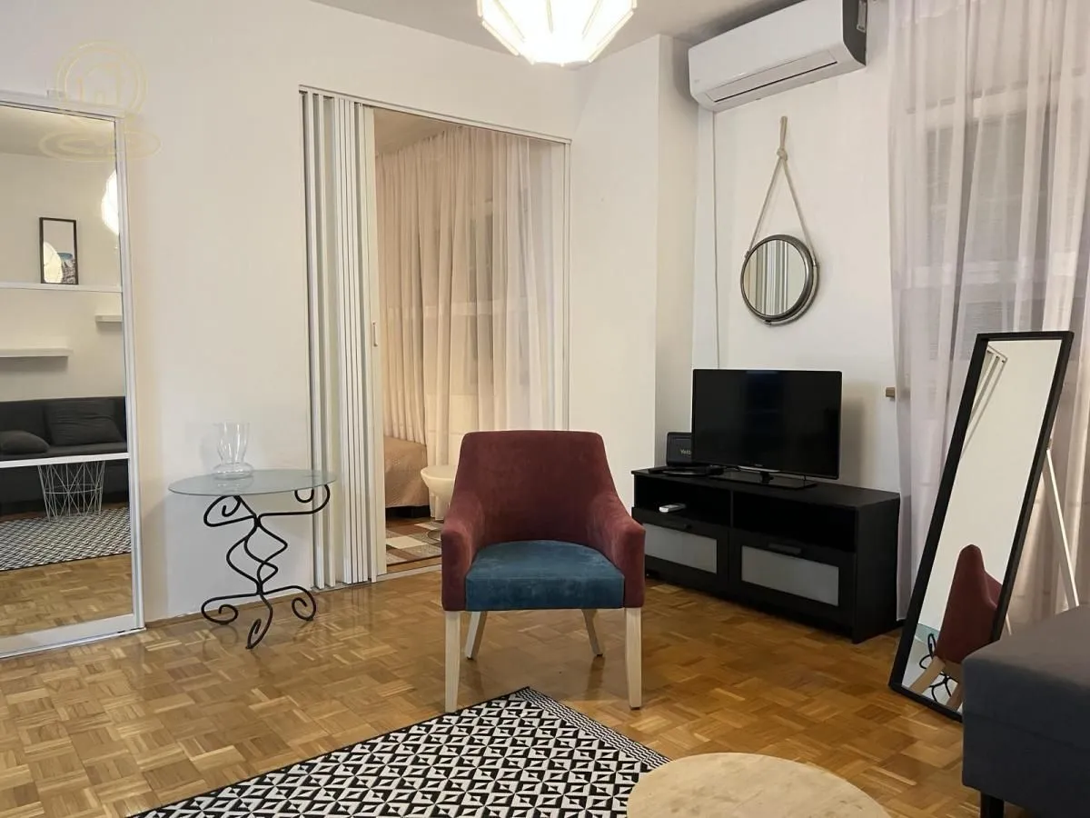 Izdavanje, jednosoban stan, 38m2, Stari Grad, Beograd