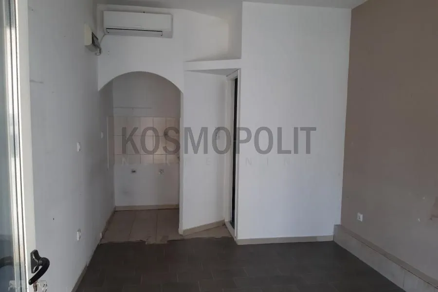 Izdavanje, poslovni prostor, 17m2, Centar, Beograd