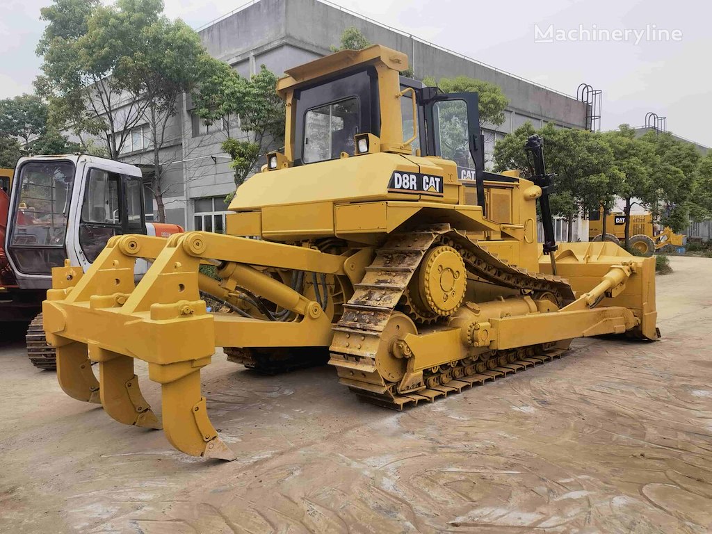 Caterpillar D8R buldožer