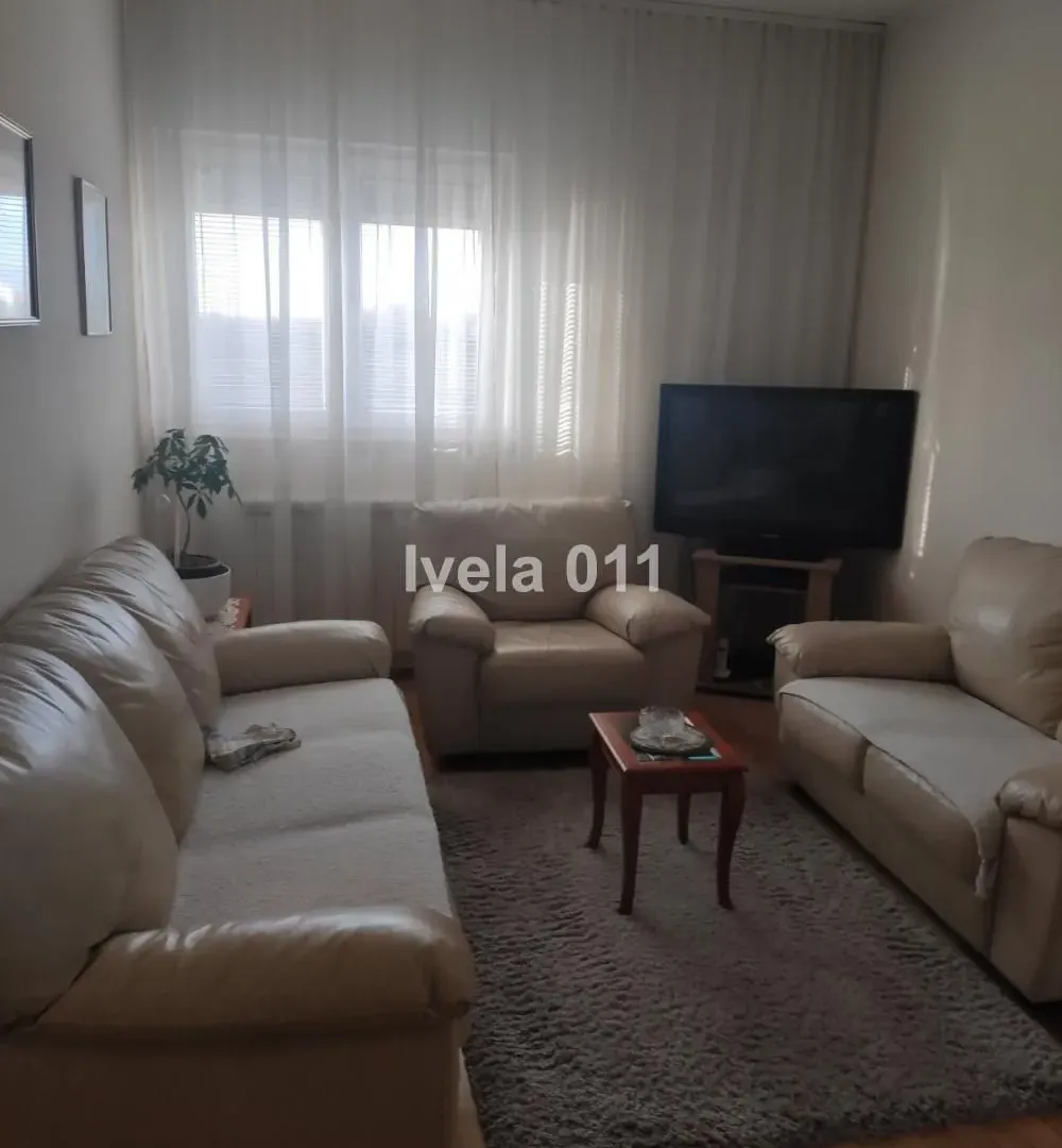 Prodaja, trosoban stan, 62m2, Petlovo Brdo, Beograd