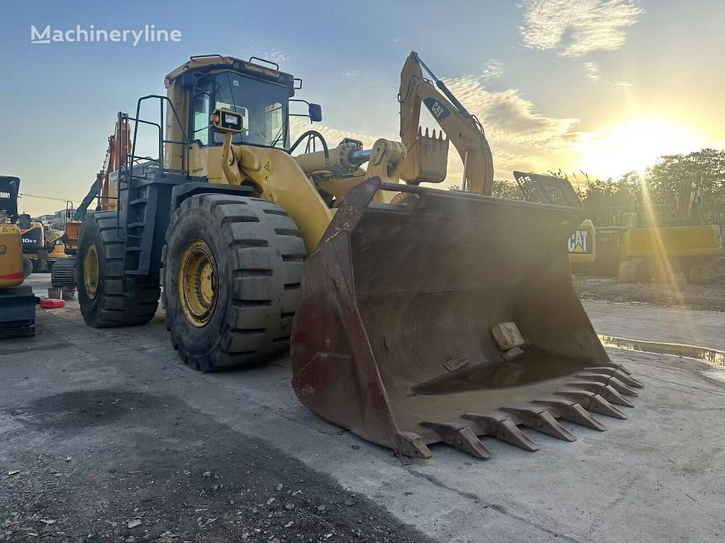 Komatsu WA600 prednji utovarivač