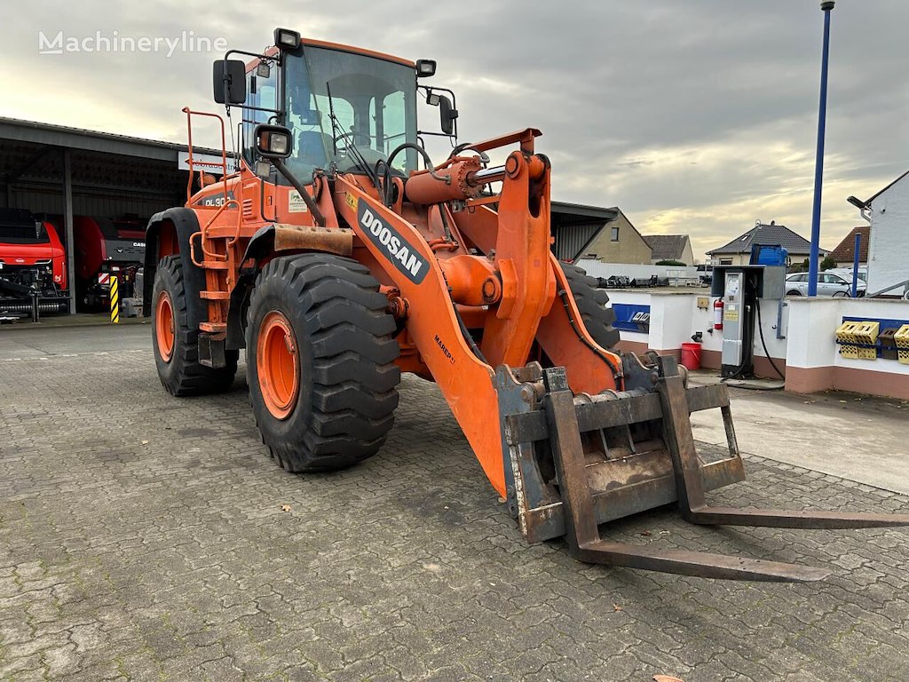 Doosan DL 300 prednji utovarivač