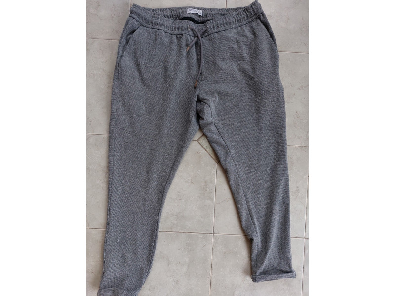 NORELIGION donji deo zimske pantalone / trenerke L/XL