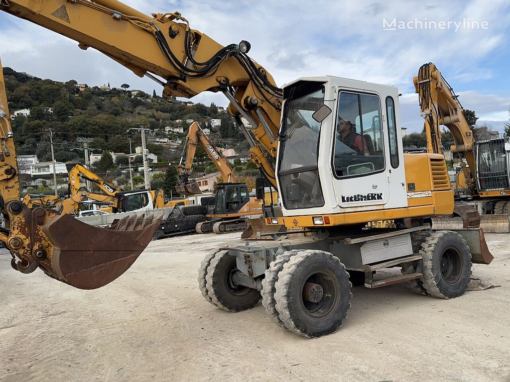 Liebherr A312 bager točkaš