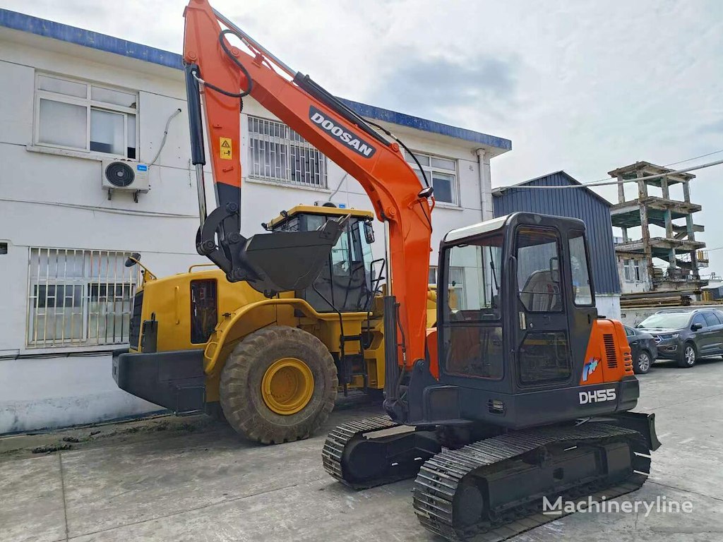 Doosan DH55 5 Ton mini digger bager guseničar