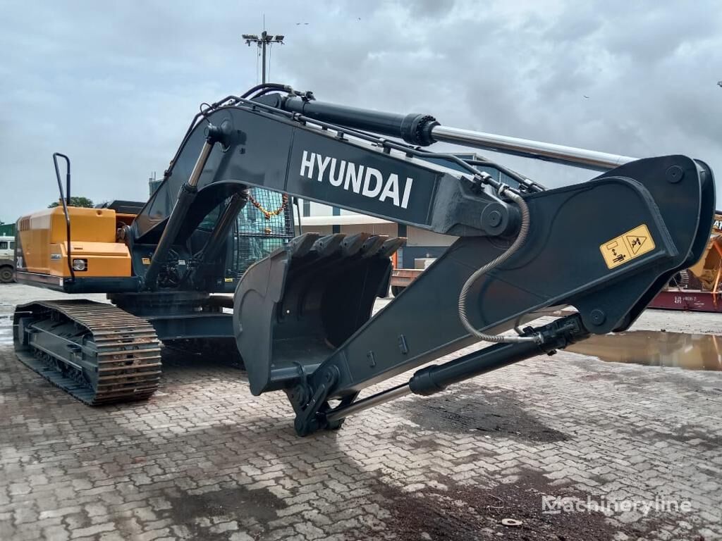 Novi Hyundai R 210 bager guseničar