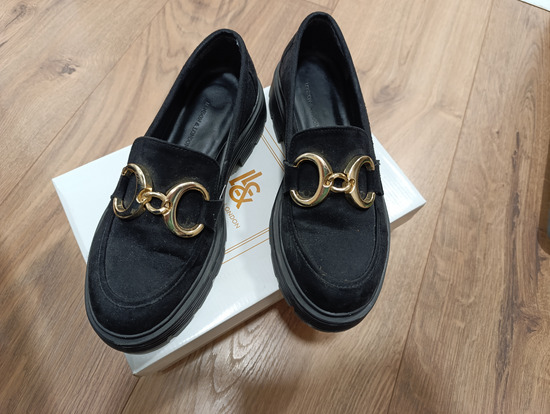 London mokasine nove br 39