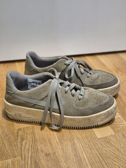 Nike air force maslinaste patike