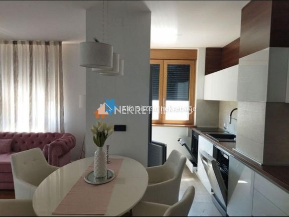 Vračar, Južni bulevar, 3.0 stan, 68m2, 1200 EUR, ID 51343