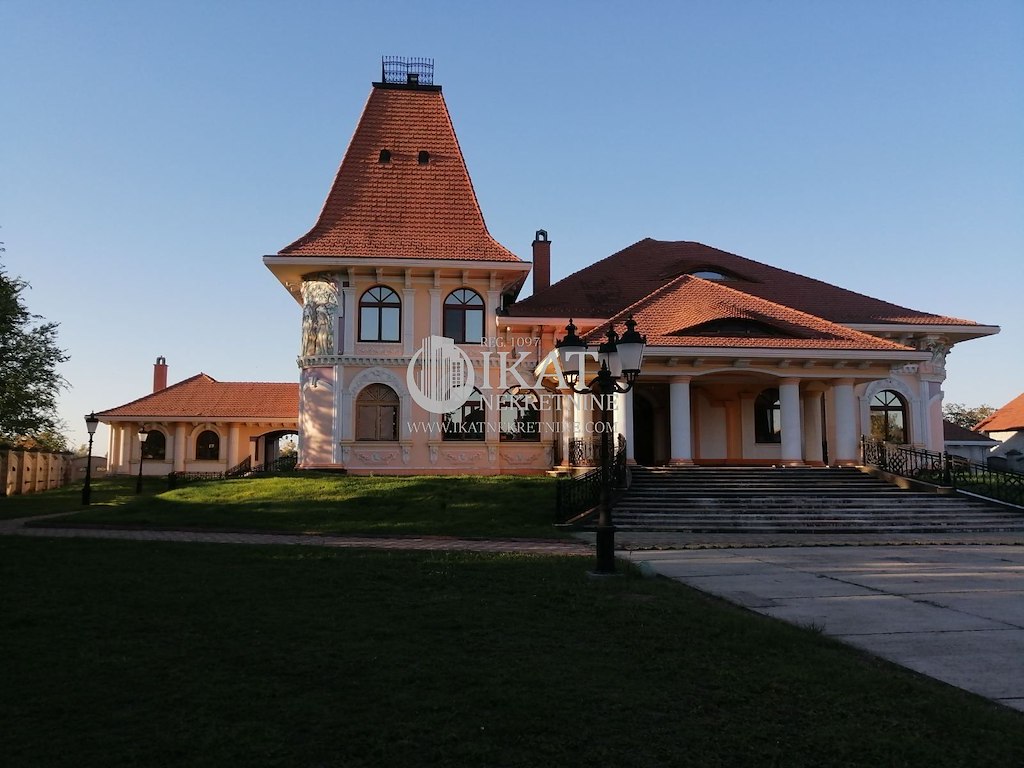 IDEALNI PROSTOR ZA HOTEL, Subotica, Palić, 1200m2 ID#3427 599.000 €