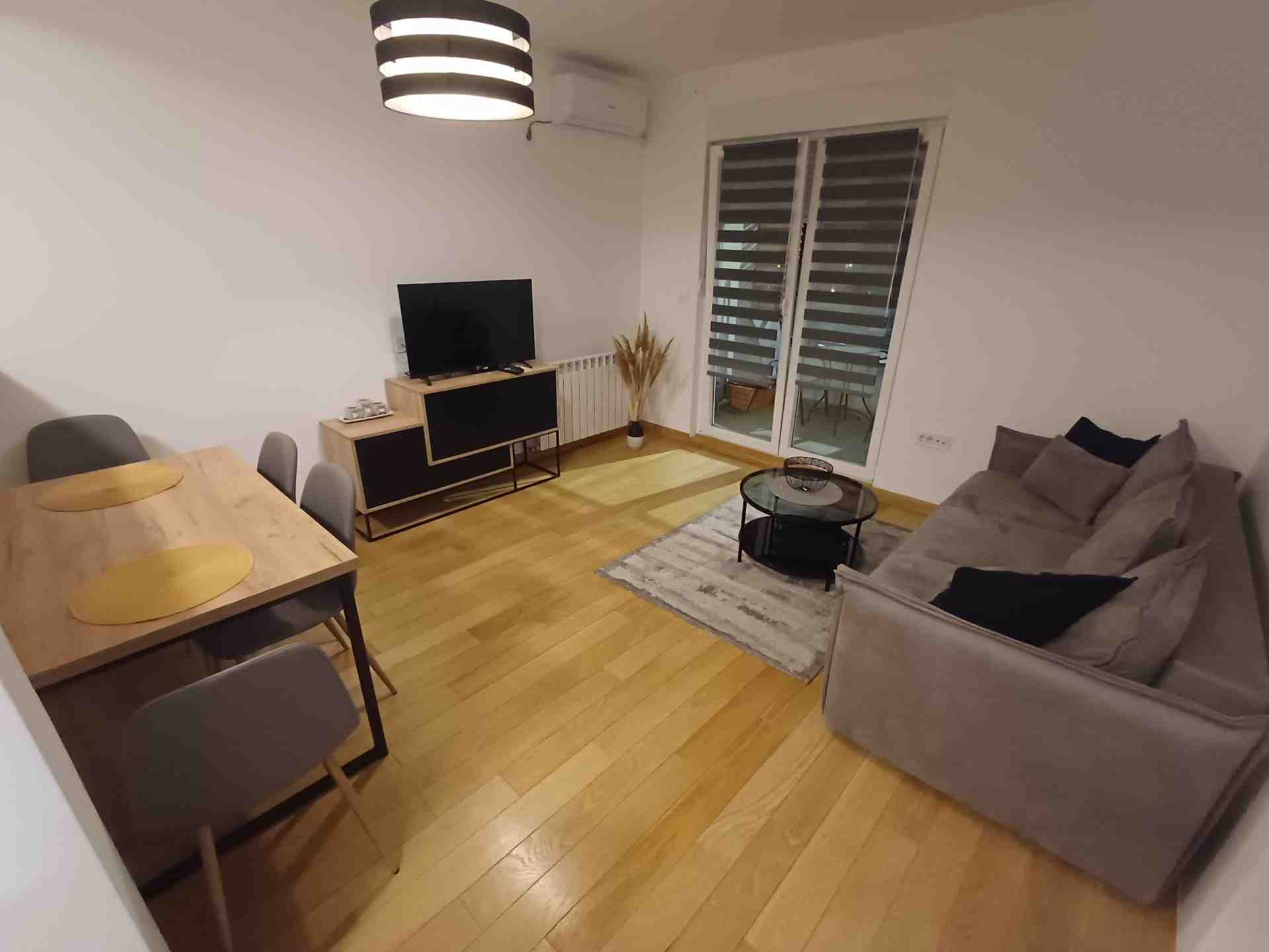 Zemunske kapije,lux,novogradnja,useljiv ID#12774 750 €