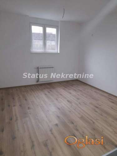 Petrovaradin-Useljiv Jednoiposoban stan 50 m2 u Suterenu na Top Lokaciji--065/385 8880