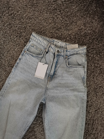 Nove Bershka slim mom jeans