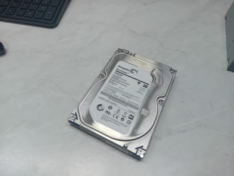 hard disk 1tb seagate sataIII ispravan