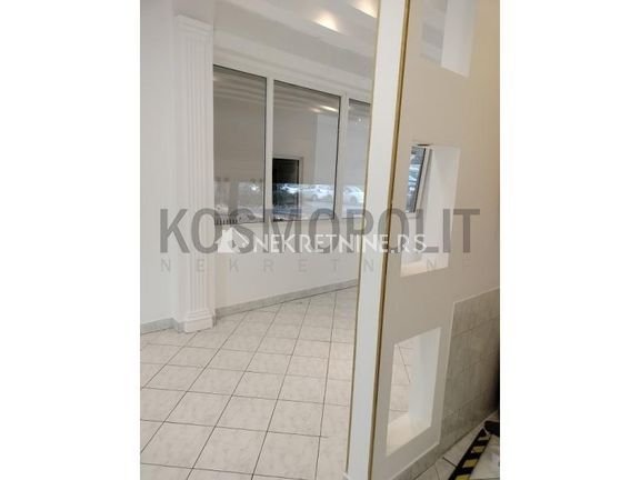 Novi Beograd, Blok 37, Bulevar Milutina Milankovića, Lokal, 50m2, 125000 EUR