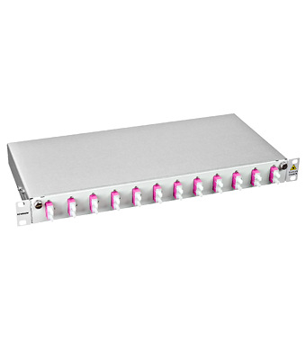 FO Splice box 19'', 4 vlakna, SC adapteri, 50/125µm OM4
optički završeci umetnuti i pripremljeni za varenje, 19", 1U, RAL7035, klase B prema IEC 61753-1, PREMIUM