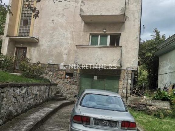 Dedinje, Sokobanjska, kuća, 160m2, 4 ara placa, Sokobanjska