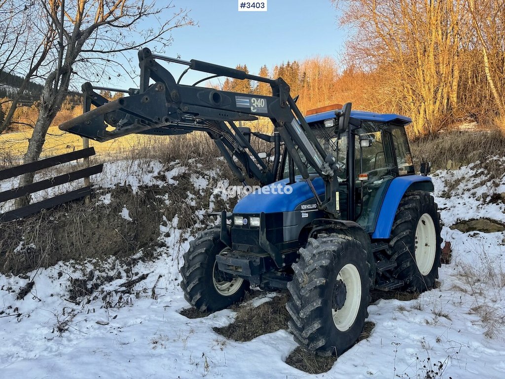 New Holland TS110 traktor točkaš