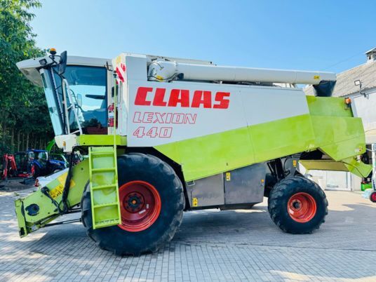 Claas LEXION 440 kombajn za žito