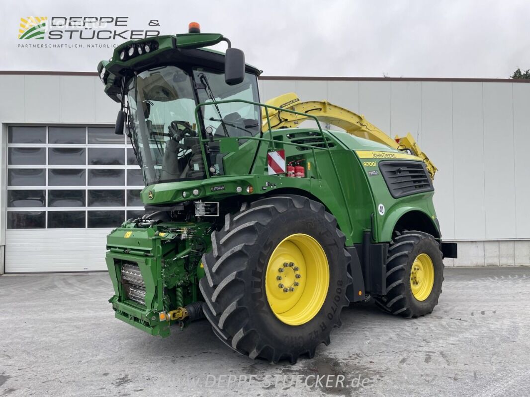 John Deere 9700i mit Kemper 475 krmni kombajn