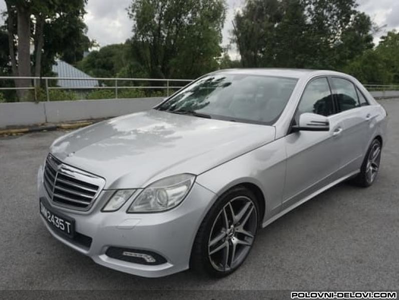 Mercedes E 200 Kompletan Auto U Delovima