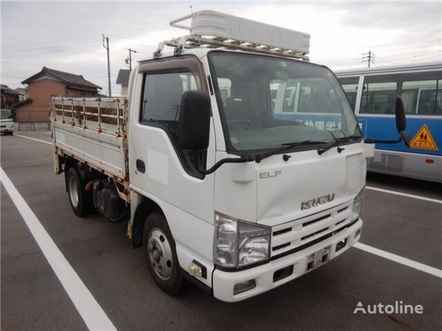 Isuzu ELF kamion s ravnom platformom < 3.5t