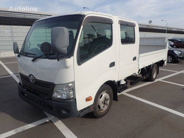 Toyota DYNA kamion s ravnom platformom < 3.5t