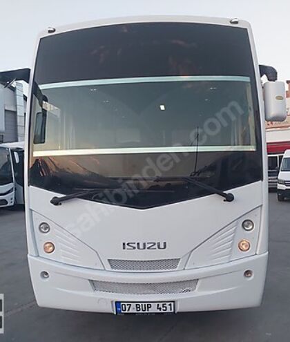 Isuzu Novo Lux prigradski autobus