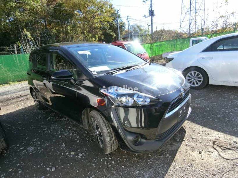 Toyota SIENTA minivan