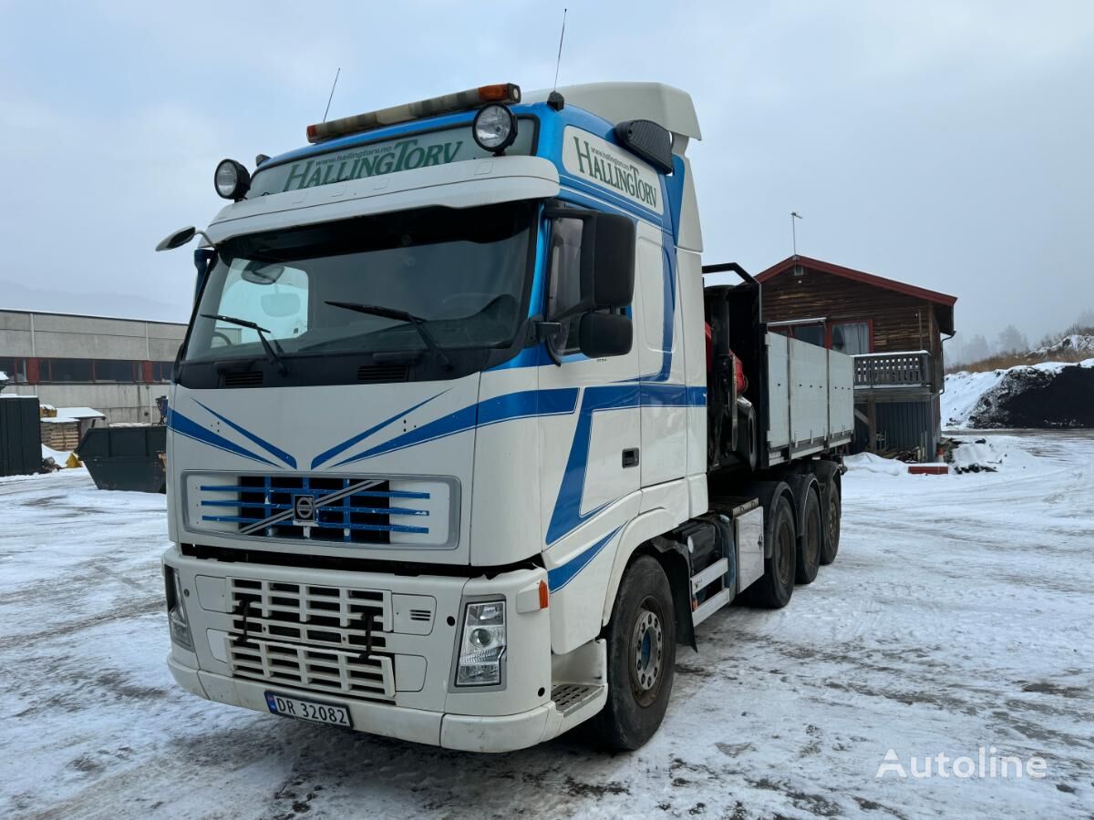 Prodaje se Volvo FH-520 kamion s ravnom platformom na aukciji