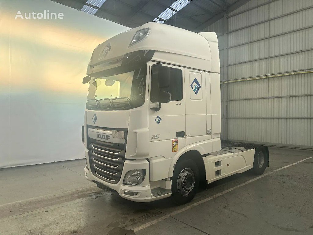 DAF XF 106.460 SUPERSPACECAB tegljač