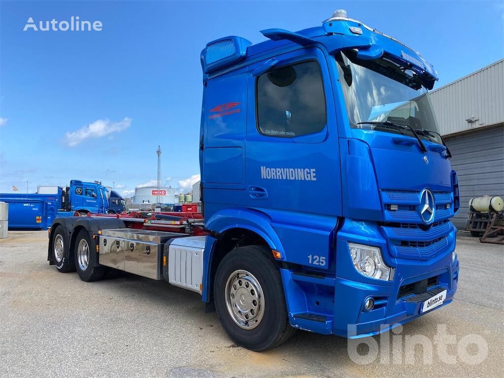 Prodaje se Mercedes-Benz ACTROS V 2845 L 6X2 rol kiper sa kukom na aukciji