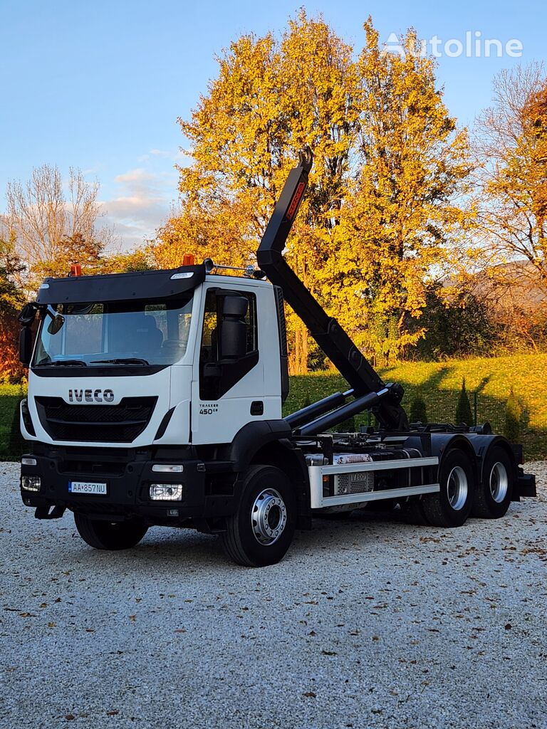 IVECO TRAKKER 450 / naťahovák kontajnerov kamion rol kiper