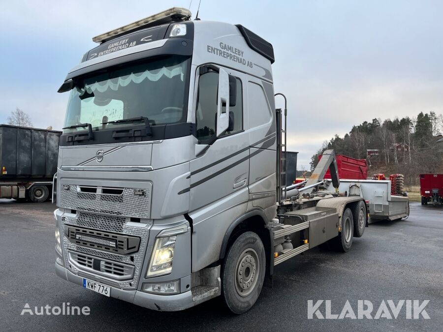 Prodaje se Volvo FH 6x2 rol kiper sa kukom na aukciji