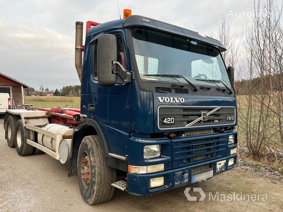 Prodaje se Volvo FM12 rol kiper sa kukom na aukciji