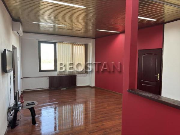 Trosoban stan za izdavanje, 75m2, 600€