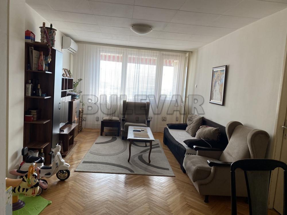 Bulevar Nemanjića, Troiposoban stan za izdavanje, 72m2, 350€