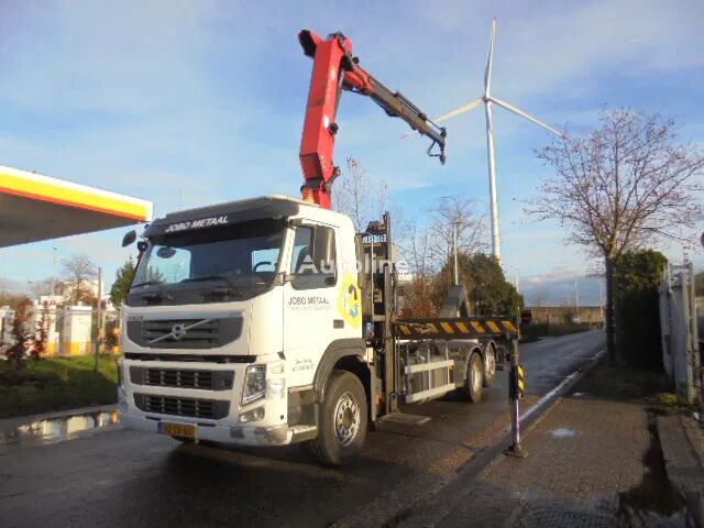 Volvo FM 370 EEV kamion sa kukom za podizanje tereta