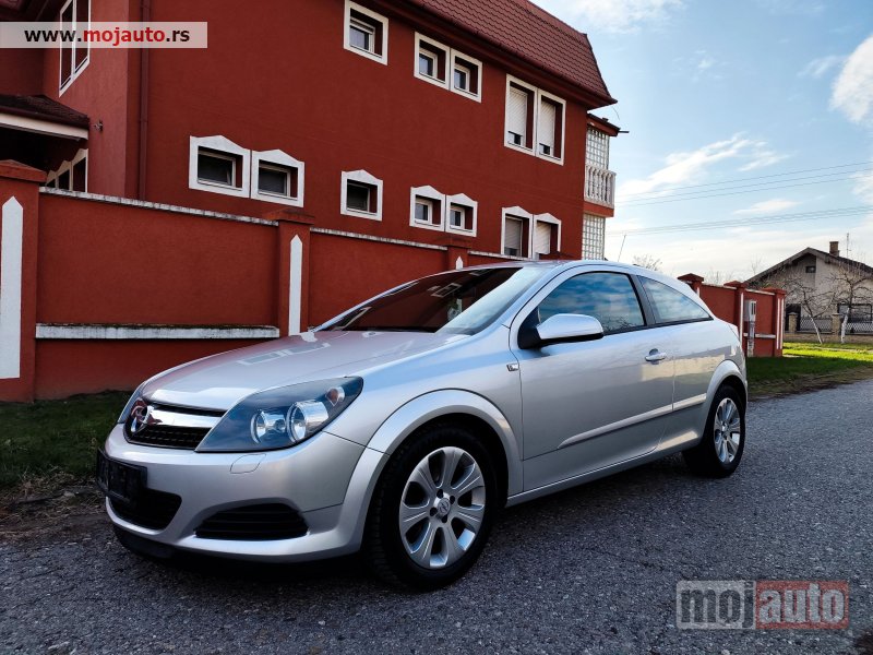 Opel Astra H 1,4 GTC Opis