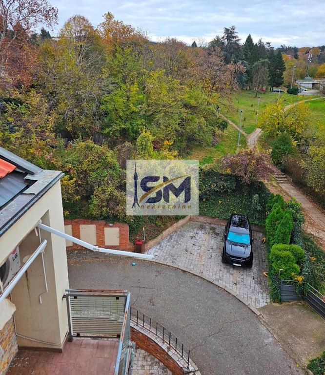 Banovo brdo, Lux Penthouse 223m2, Garaža